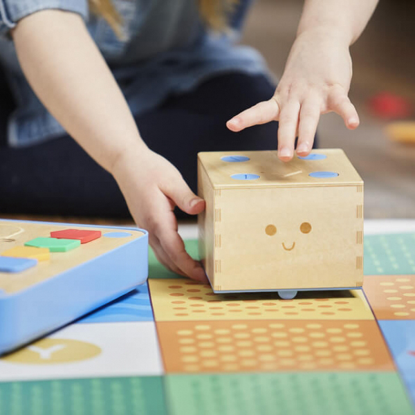 Meet Cubetto at Narromine Library - Macquarie Regional Library